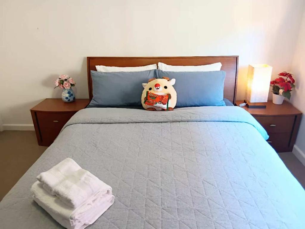 Private Double Room with Desk & Wardrobe 2, Glen Waverley (preços ...