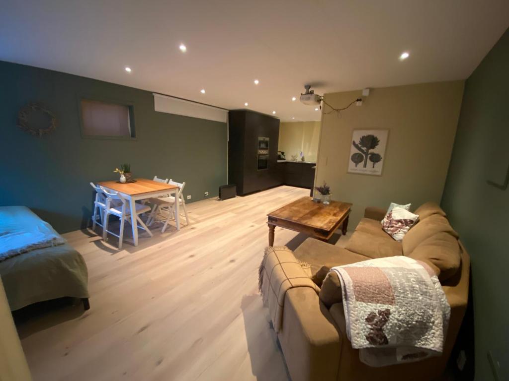 Koselig, ny 1-roms hybelleilighet med moderne kjøkken, Stord ...