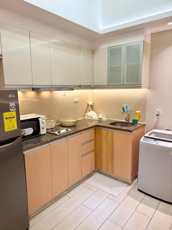 Venice Luxe Urban Pool Retreat , Max 3 adults and Kids, Manila (2026 ...