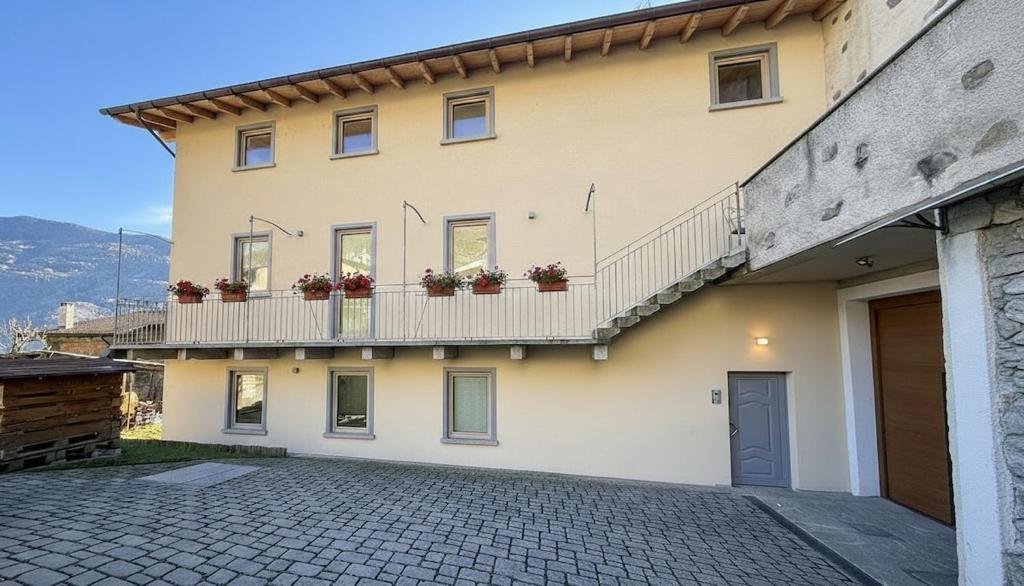 Tirano Living - Corte Righi - Ai Monti 42, Bianzone (updated prices 2026)