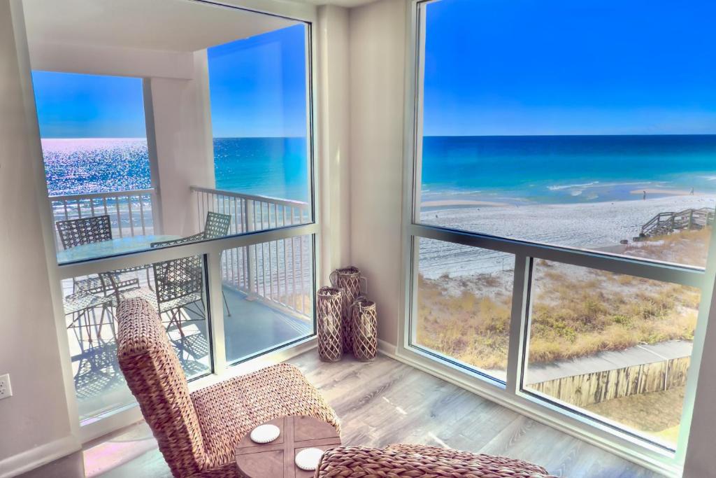 Steps to Beach Oceanfront with Panoramic Gulf Views, Destin ...