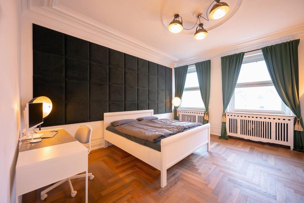 Kino Design Studio mit Workplace 600m Messe Lanxess, Keln (ažurirane ...