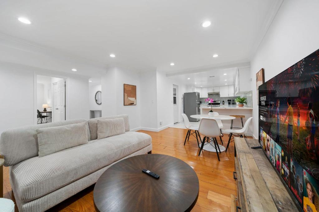 Marbella Lane - Serene & Spacious 3BR Haven, Walnut (precios ...