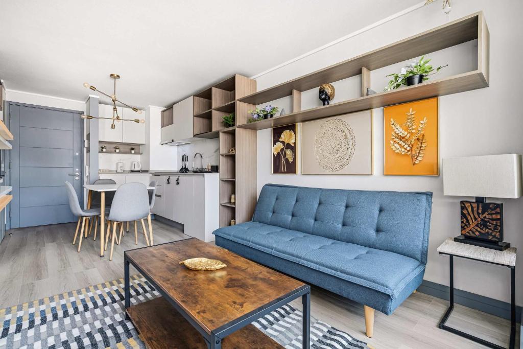 Moderno y nuevo cerca del metro Irarrazabal, Santiago (mga updated na ...