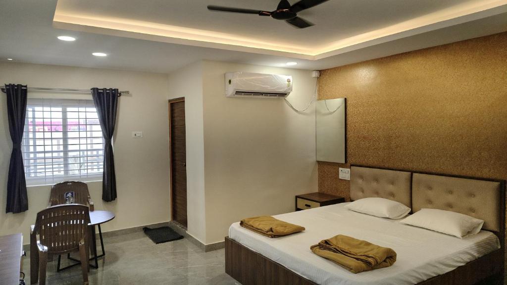 Devi Grand Lodge & Party Hall, Madakasīra (precios actualizados al 2026)