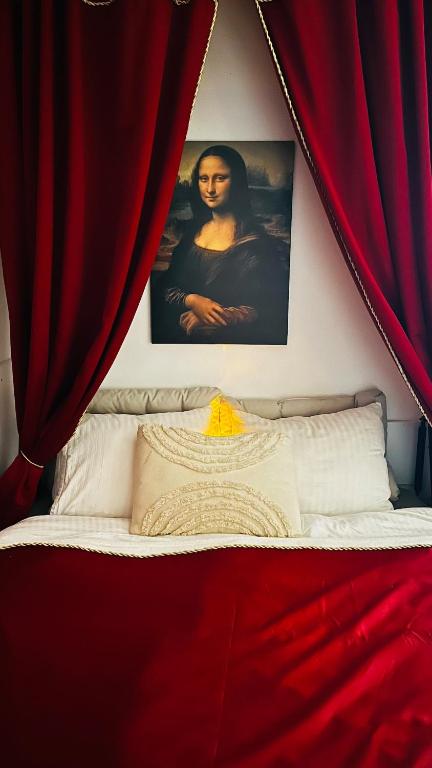 Mona Lisa - Secret Central Suite - Airport direct, Beograd (harga ...