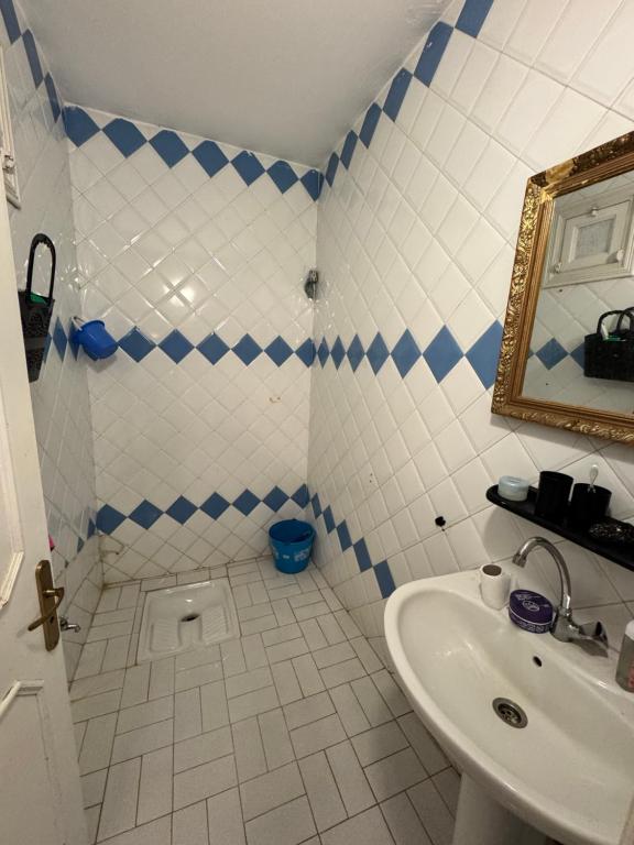 Petit Apparemment pas chère à 3km du grand stade de rabat, 테마라 (2026년 ...