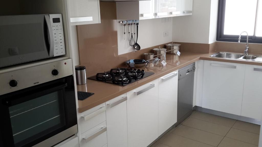 Swiss Nest Travel, Roches Noires (updated prices 2025)