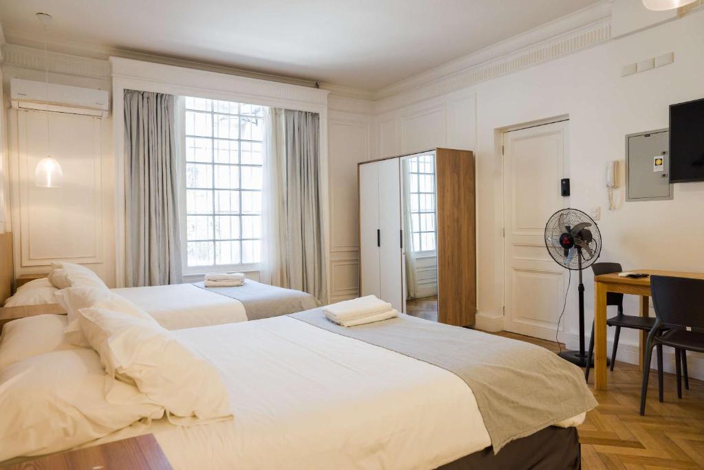 Modern Studio in Salvador Near Metro Fits 4, Santiago (precios ...