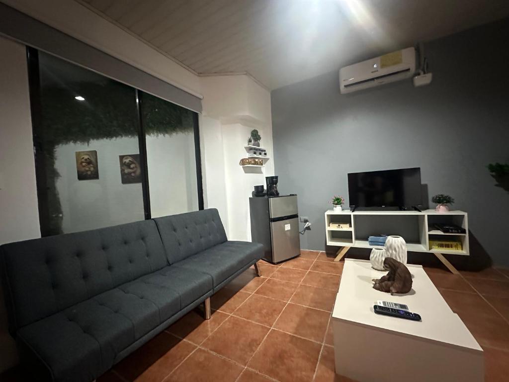 PURA VIDA AIRPORT STAY FREE SHUTTLe, Alajuela (preços atualizados para ...