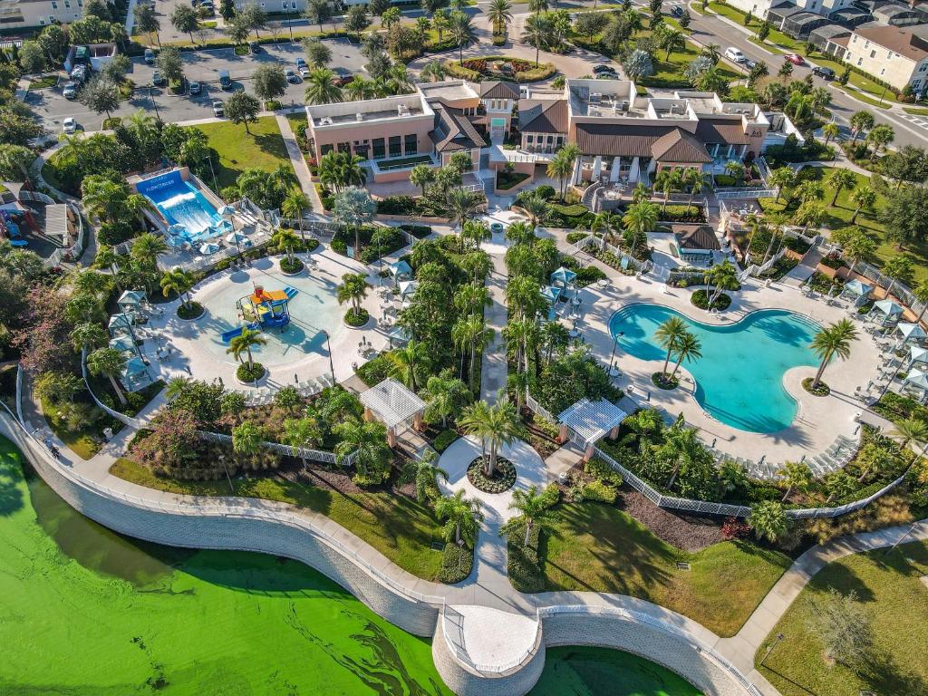 Beachy and Elegant 5BR, 4 Bath Townhome with Private pool in Family ...