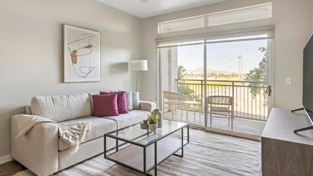 Landing Amazing 1BD Clubhouse Rooftop Lounge, Tempi (atnaujintos 2026 m ...