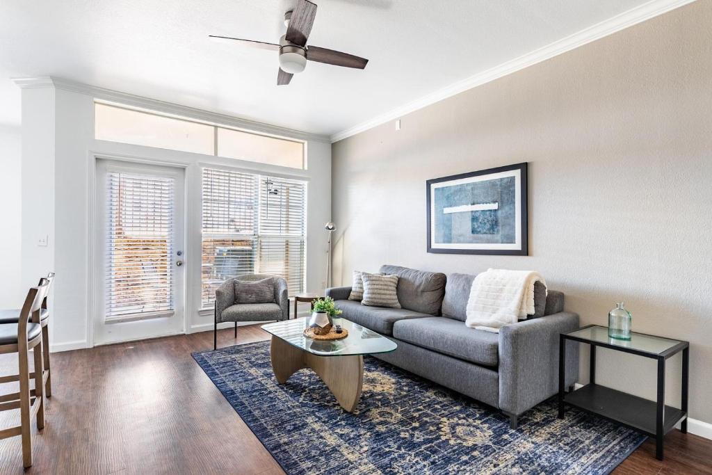 Landing Chic 1BD Gym Pool, Fort Worth (updated prices 2026)