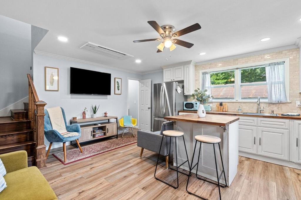 Tiny House Retreat Hot Tub Cozy, Bellview (tarifs actualisés, 2026)