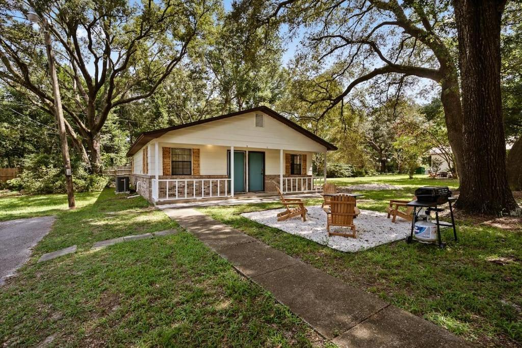 Cozy Hideaway fire pit bbq kid & dog friendly, Bellview (updated prices ...