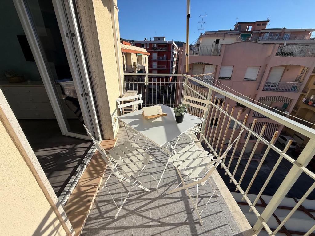 Modern two-room apartment with AC, WiFi and parking space, Pietra ...