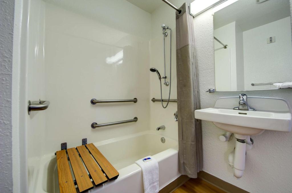 Motel 6-Seattle, WA - Airport, SeaTac (updated prices 2025)