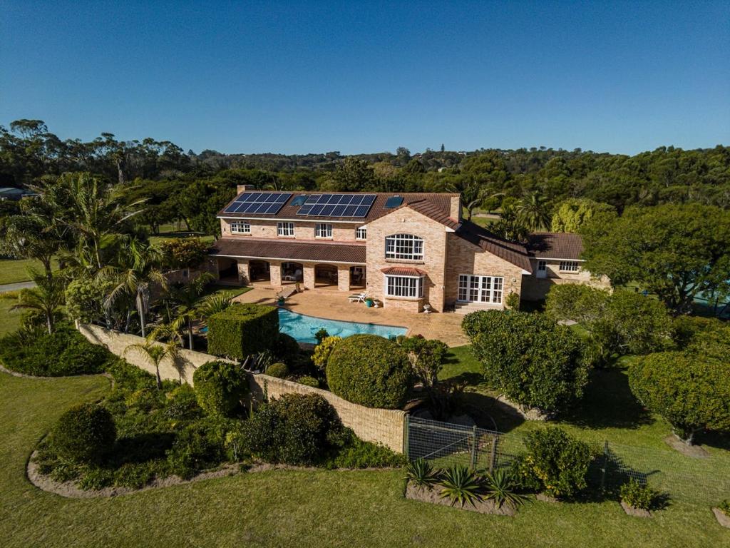 Flanders South, large villa with pool, Gqeberha (opdaterede priser for ...