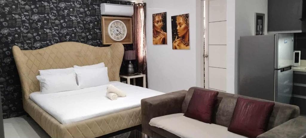 Kandi Grosvenor Modern Studio Unit E-14, Malabañas (precios ...