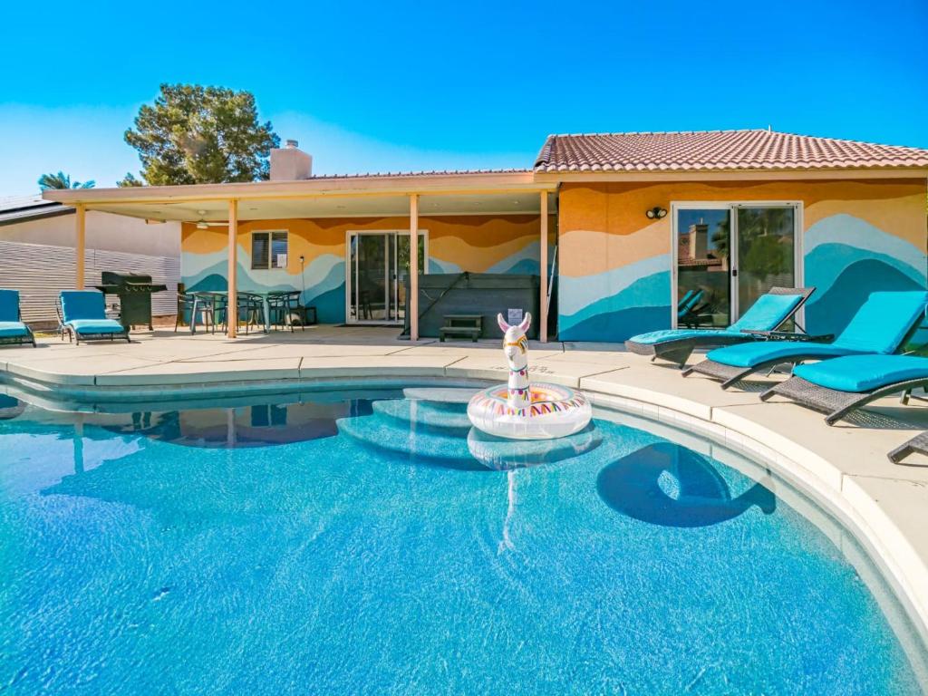 THE PALMCATION - Saltwater Pool, Hot Tub, Game Room, Arcade Games ...