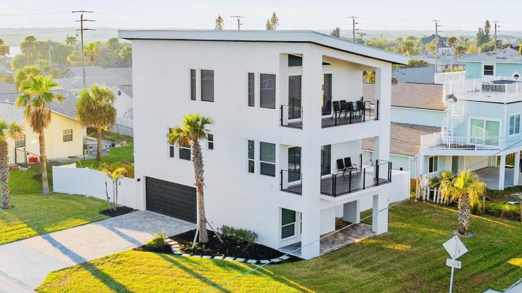 NEW HOME Across from Beach with Pool, Port Orange (tarifs actualisés, 2026)