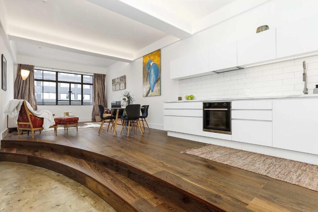Character-Filled 2BR in the Historic Dilworth Building, Auckland ...