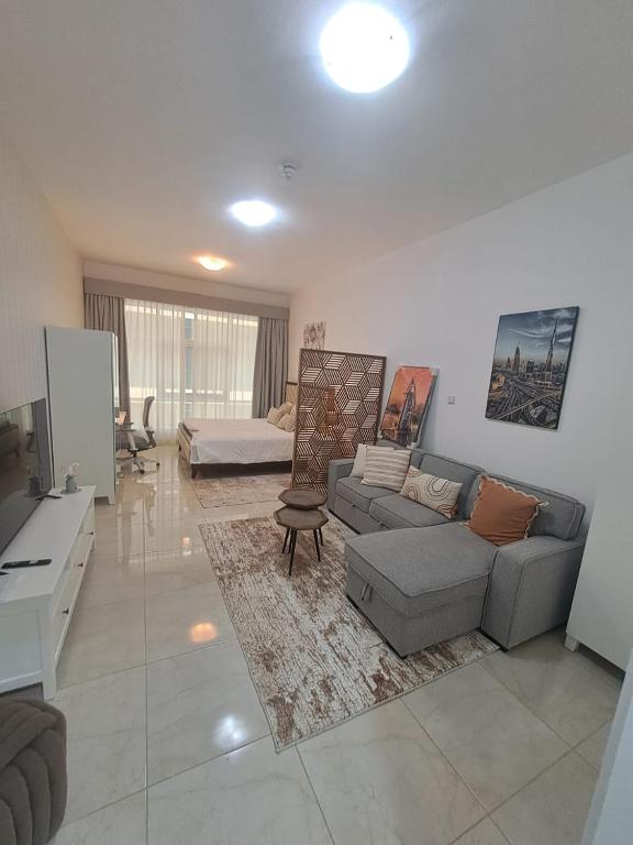 Modern Studio In Mirdif Tulip Block B, דובאי (מחירים מעודכנים לשנת 2026)