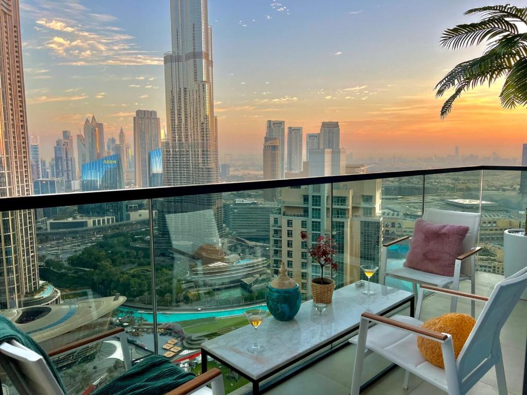 SKYLiNE - 4 BR - BURJ KHALiFA & FOUNTAiN ViEW, Dubai (prețuri ...