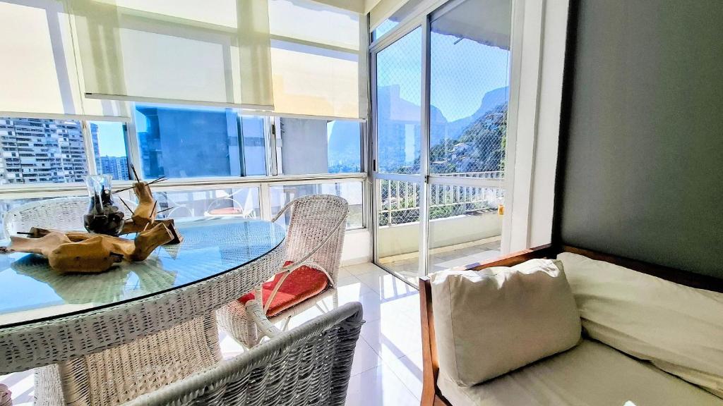 São Conrado: Balcony, Beach and Pool, 4 Guests, Rio de Janeiro (updated ...