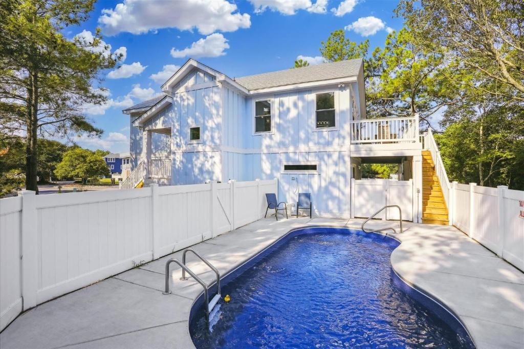 Dog Daze of Summer Pool and Dog Friendly Soundside, Corolla (updated ...