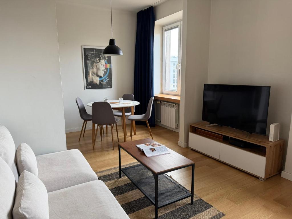 Plac Konstytucji Panorama Suite with AC, Varsjá (uppfærð verð fyrir ...