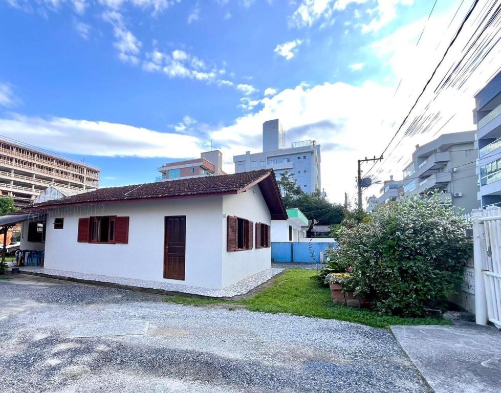 Casa Bombinhas - 300m do Mar, Bombinhas (precios actualizados 2026)