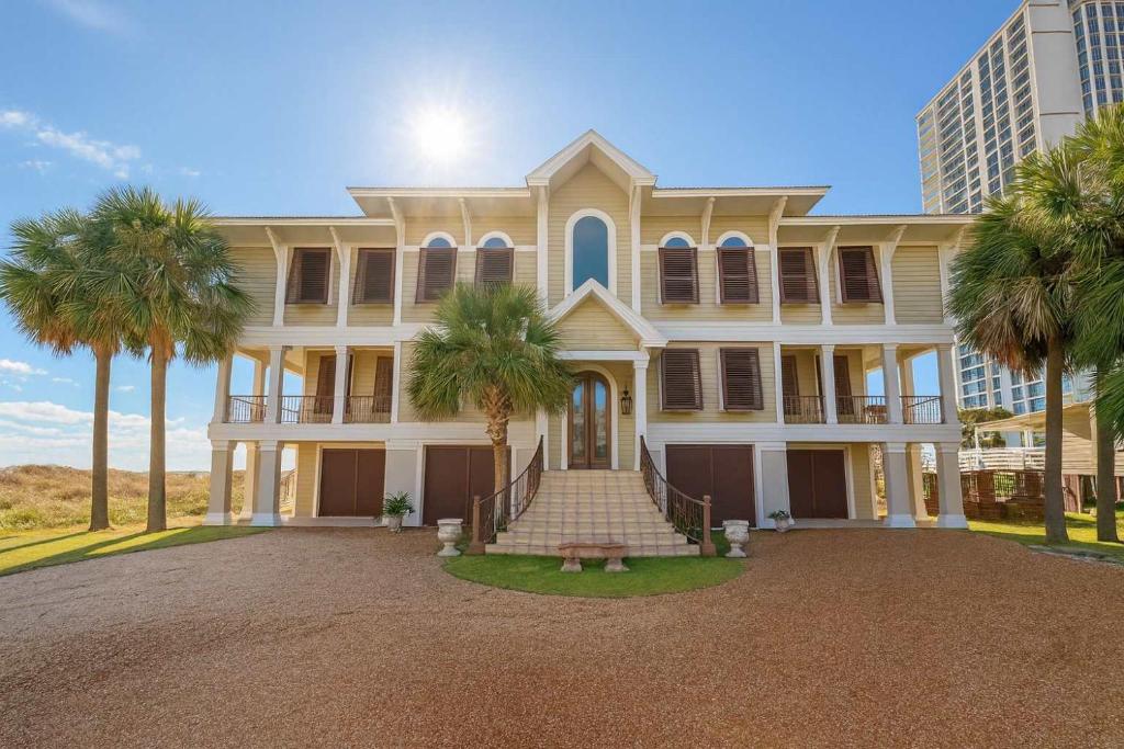 The Gayosa House 9BR Beachfront Oasis with Private Pool & Hot Tub ...