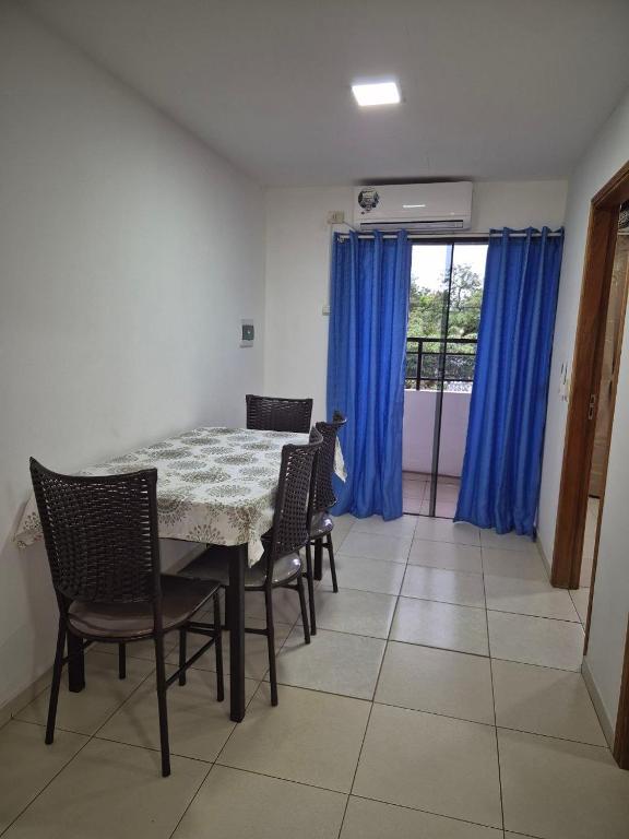 Tres habitaciones Cómodo Residencia, Encarnación (prezzi aggiornati per ...