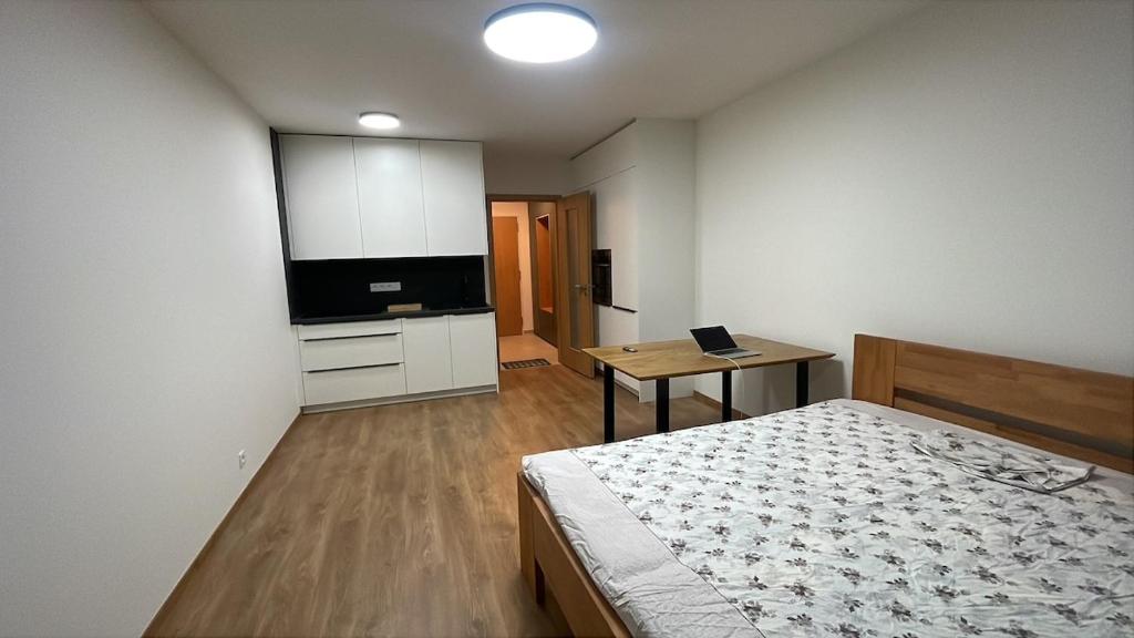 Newly built Studio in Prague Near Metro Haje, Prag (aktualisierte ...