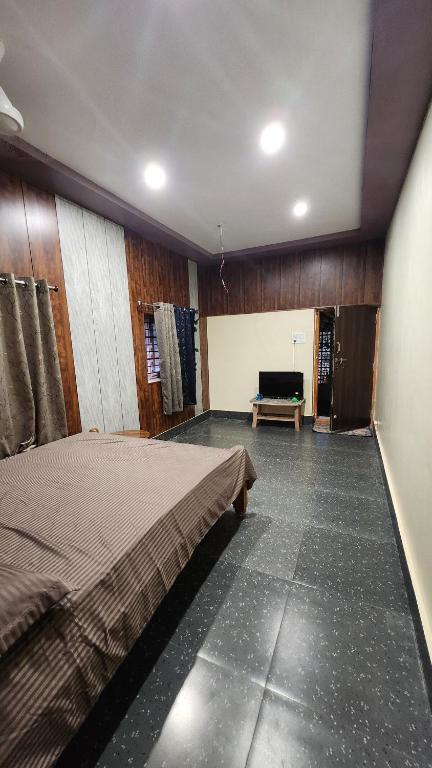 20 mins from yana caves A peaceful farmhouse with greenery and pool, Devimane (prezzi aggiornati ...