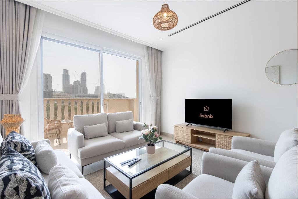 Relaxing 1BR Peaceful Family Living in JVC, Dubai (uppdaterade priser ...