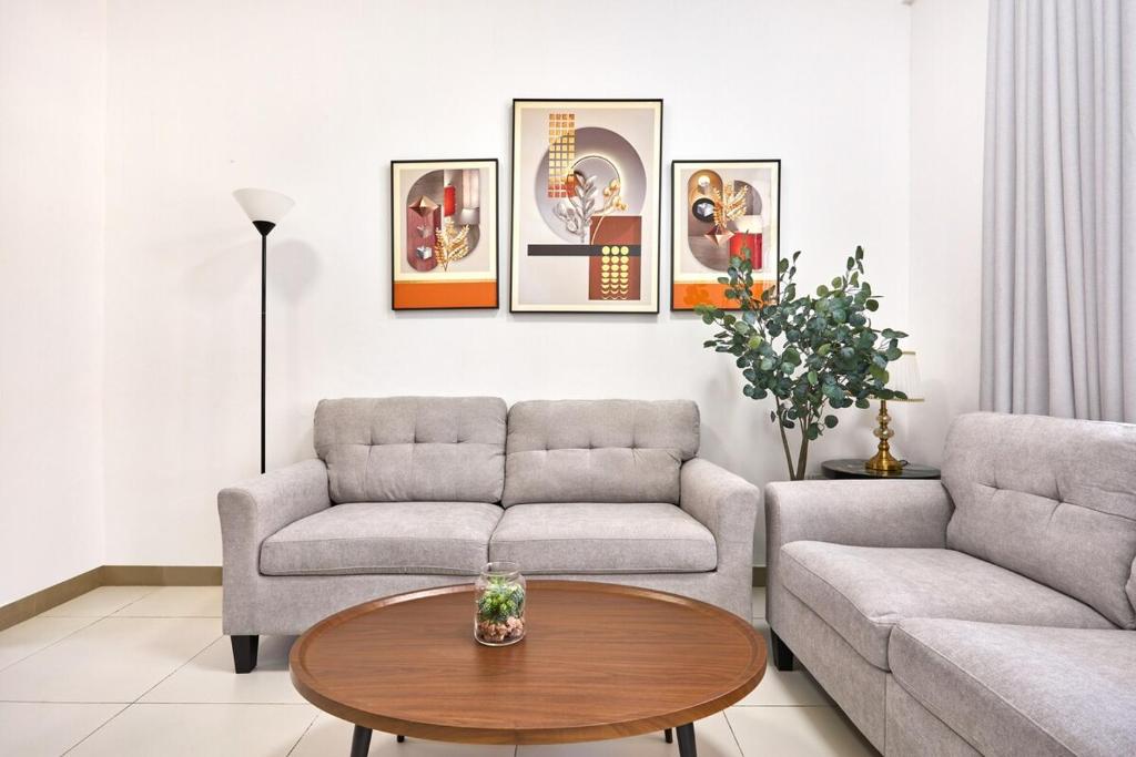 Urban and Central - 1BR at Binghatti Gateway, Дубай (актуальные цены ...