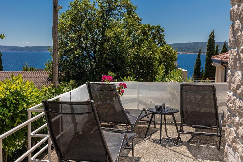 Beeindruckendes Ferienhaus nur 80 Meter zum Strand mit mediterranem ...