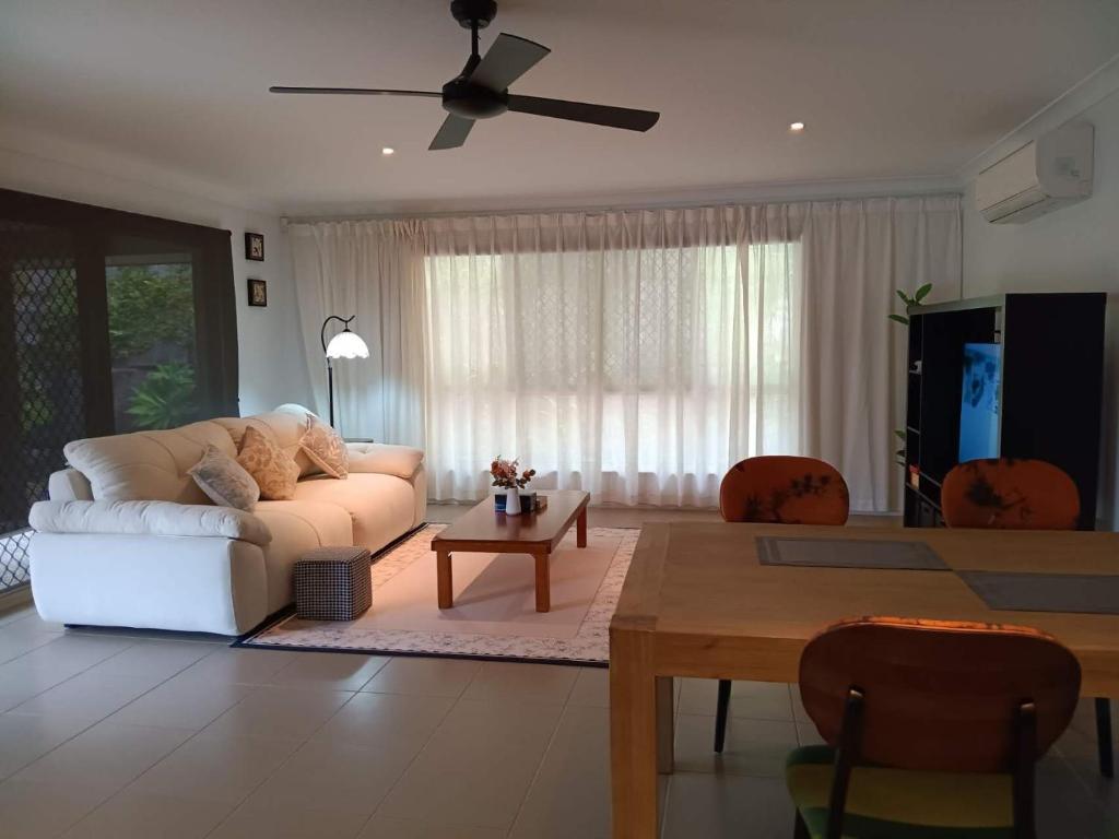 Victoria Point Queen Bed & Breakfast, Victoria Point (2026 güncel ...