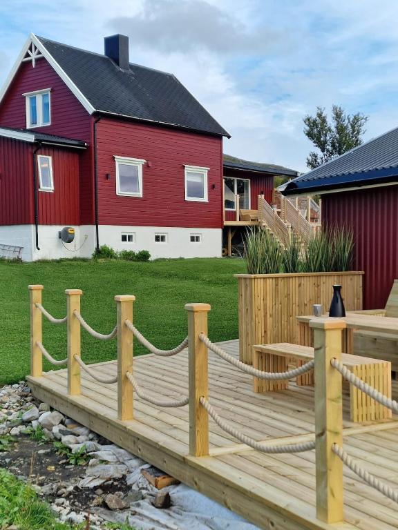 Stort hus ved sjøkanten, Karlsøy (precios actualizados 2026)