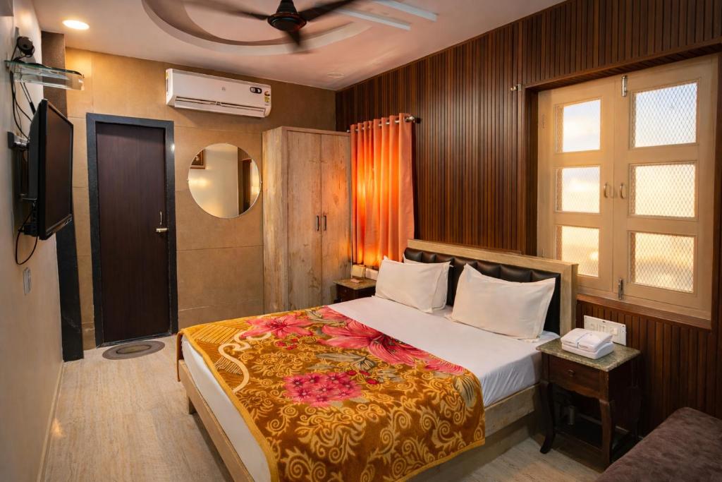 Hotel Sudarshan By Nath Bliss - Near Shrinathji Temple Just 2 Mins Walk ...