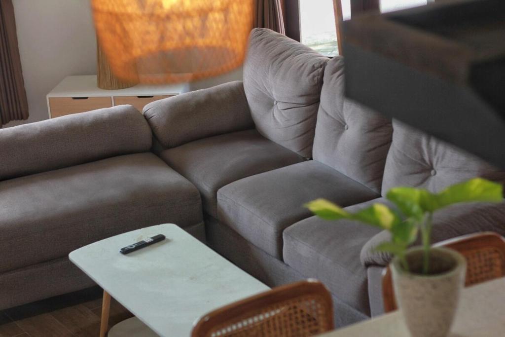 Uma 2 BR villa with Roof top pool & Enclosed living room, Seminyak ...