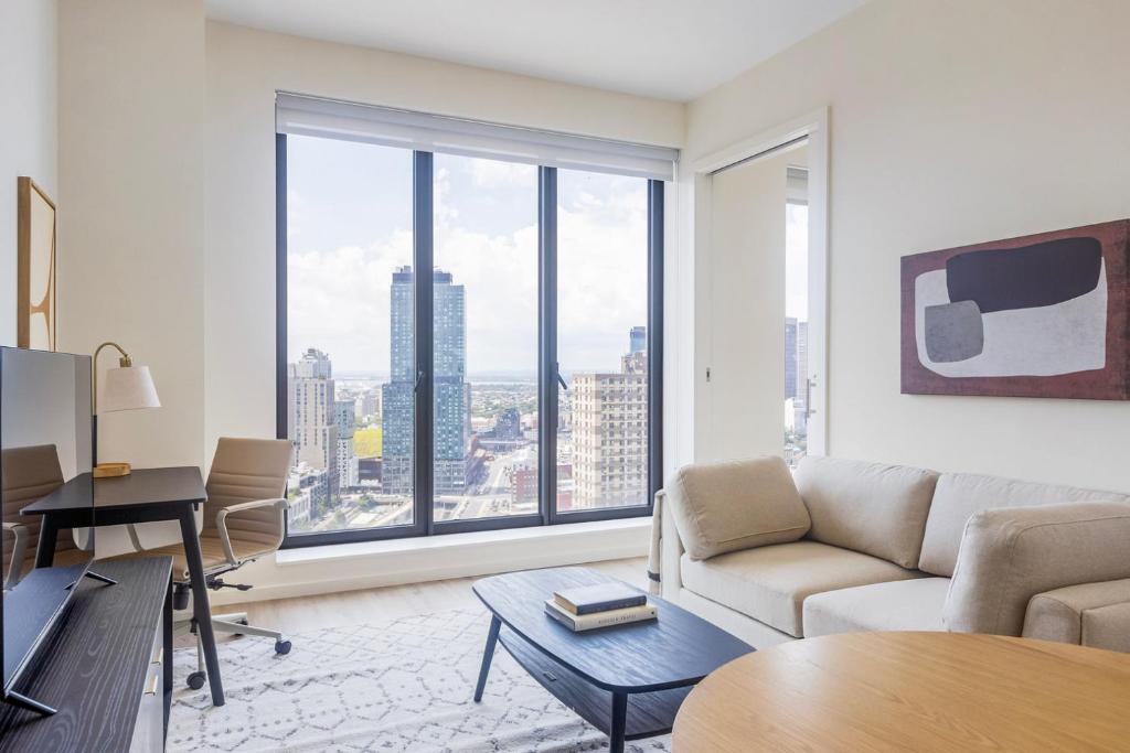 Blueground Clinton Hill pool nr Brooklyn Museum NYC-1917, Brooklyn ...