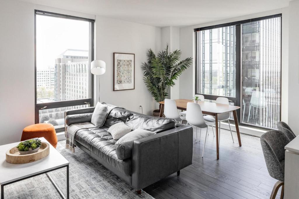 Blueground Hunter Mill District pool nr Lake Anne WDC-847, Reston ...