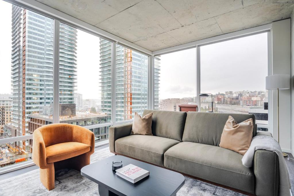 Blueground Denny Triangle rooftop pool nr Seattle Art Museum SEA-995 ...