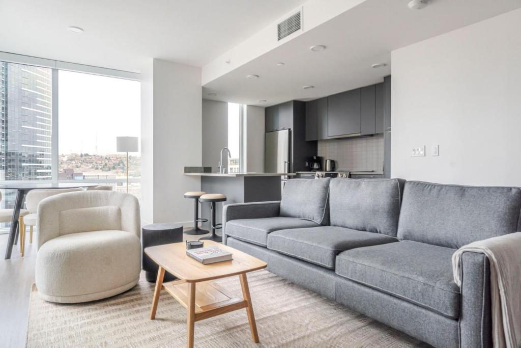 Blueground Downtown Seattle rooftop nr Space Needle SEA-984, Seattle ...