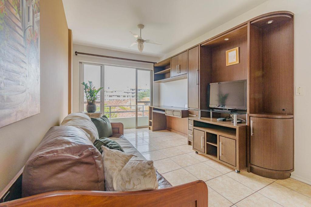 Apto com Wi-Fi a 50m da Praia de Canasvieiras, Florianópolis (nove ...