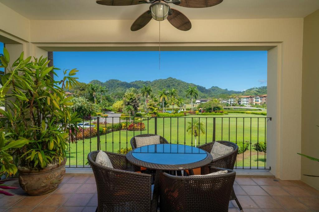 Del Mar 5J 3 bdr Garden View in Los Suenos, Isla Herradura (актуальные ...