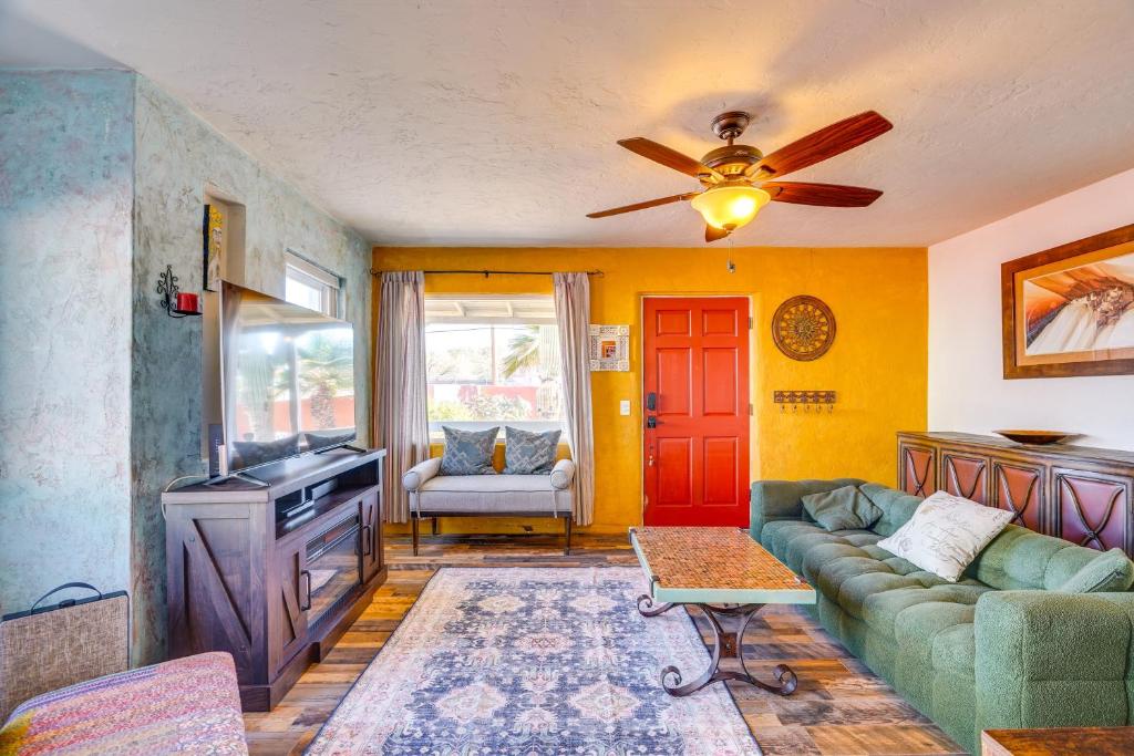 Fire Pits and Grill at Central Tucson Home Base! ทูซอน (ราคาอัปเดตปี 2026)